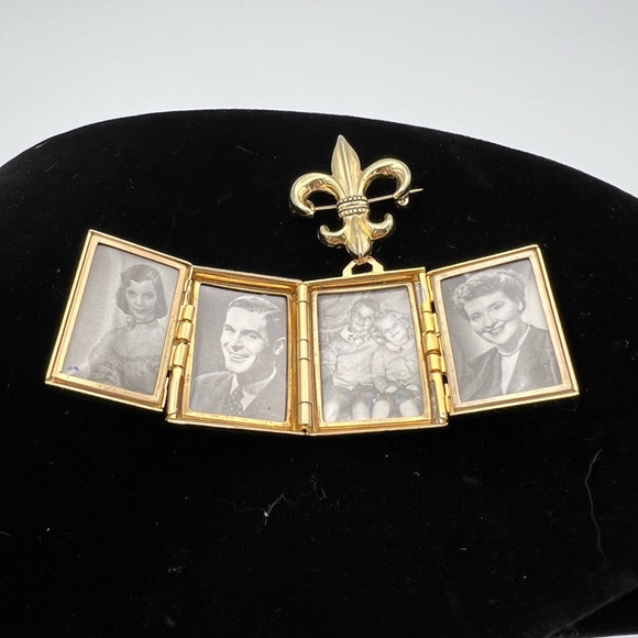Coro | Jewelry | Vintage Gold Tone Coro Pegasus Photo Book For Four ...